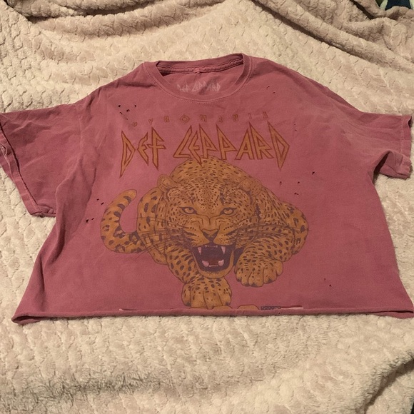 Forever 21 | Tops | Def Leppard Pyromania Crop Top Sm | Poshmark